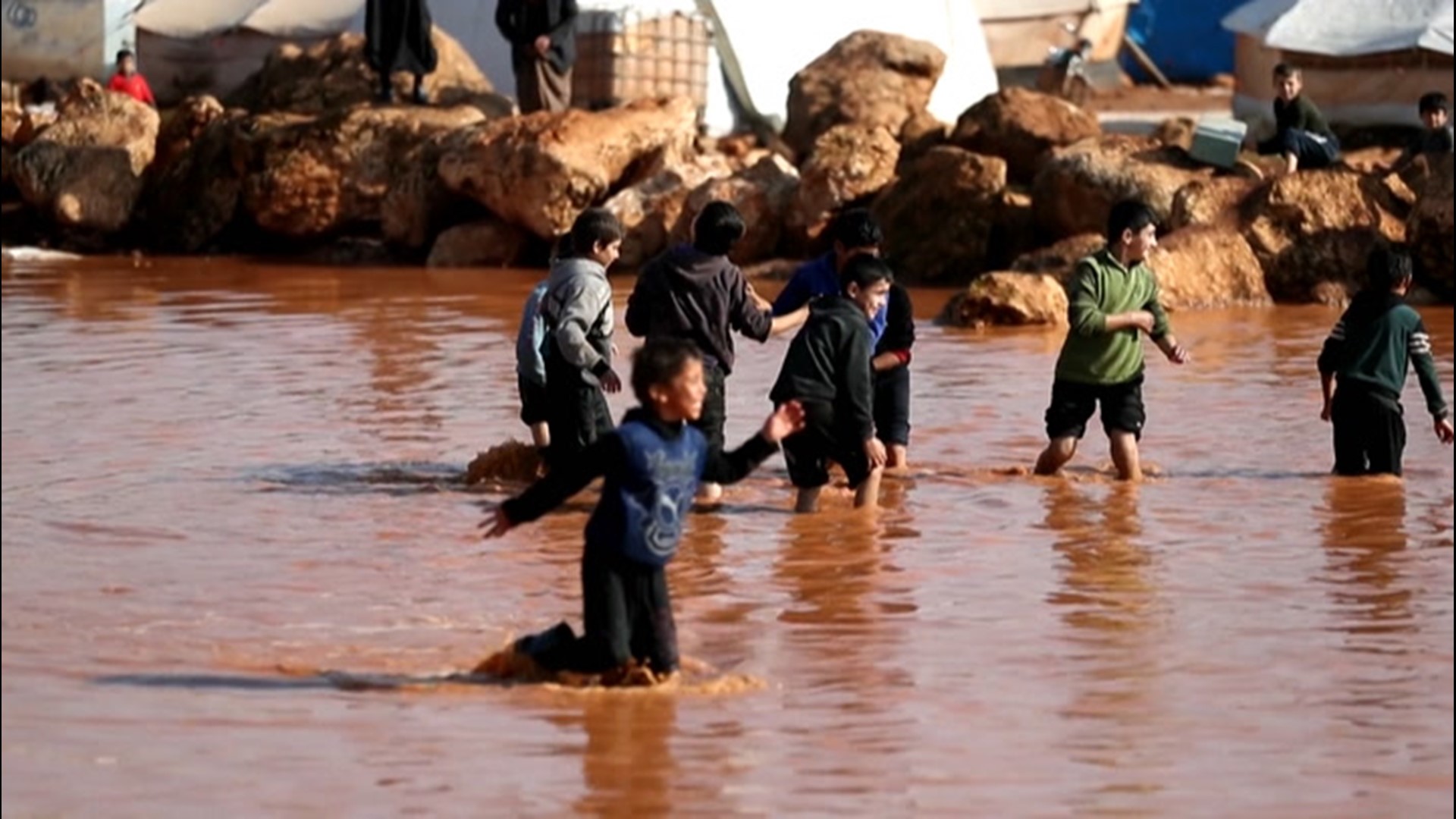 Winter rains flood camp for displaced in Syria | wfmynews2.com