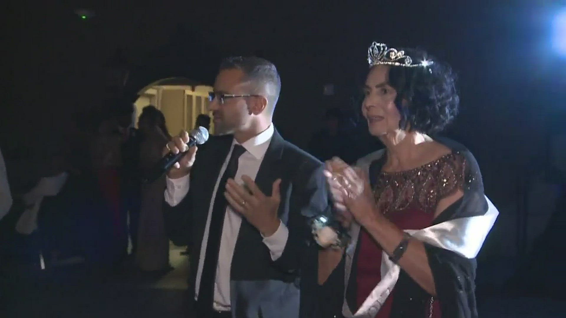 Former Dropout, Now in Her 70s, Crowned High School Prom Queen ...
