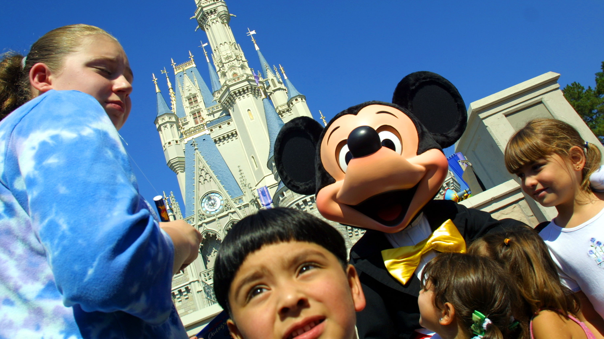 Families who visit Disney every year share savings tips | wfmynews2.com