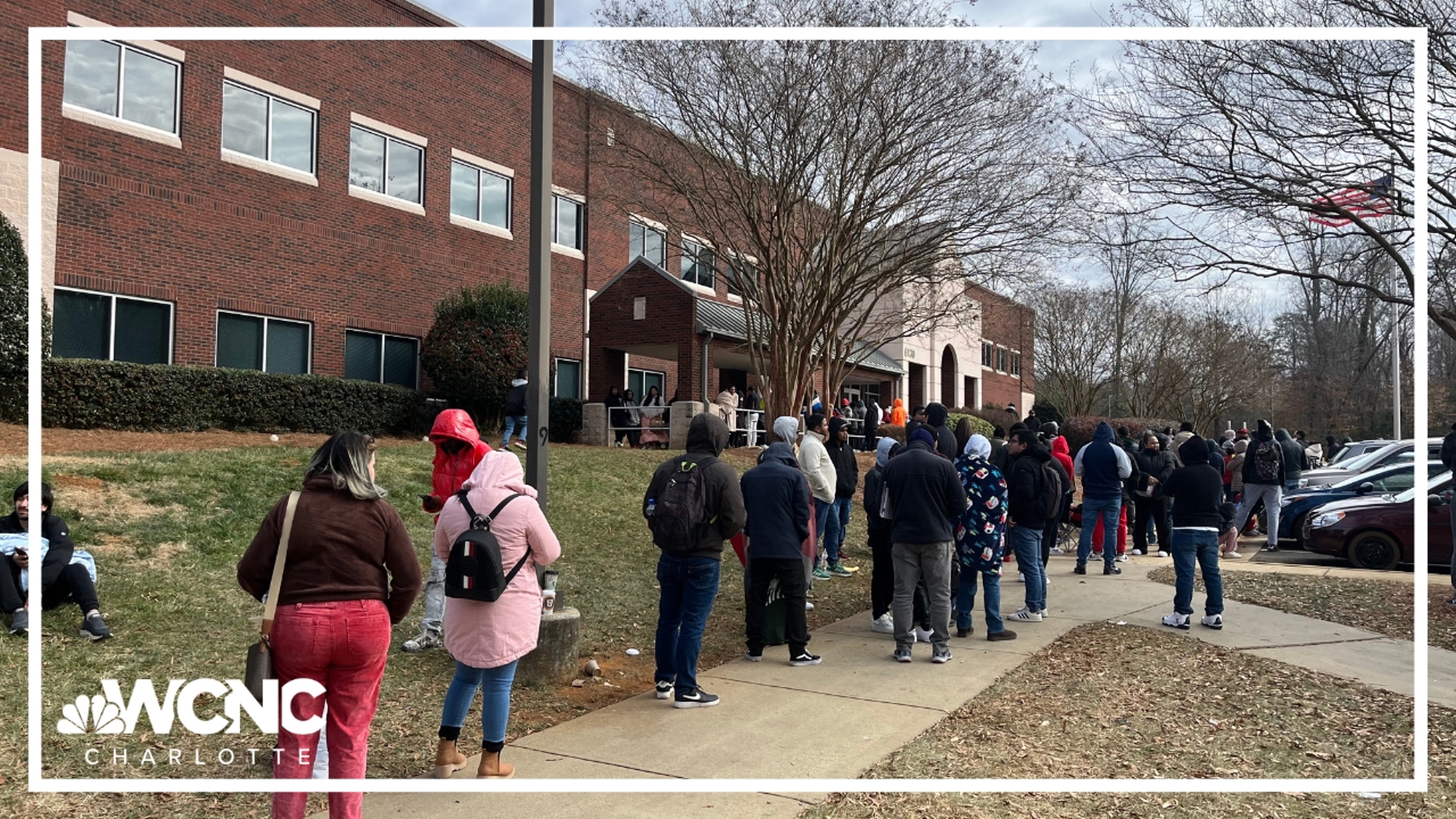 Long lines at ICE office in Charlotte, N.C. | wfmynews2.com