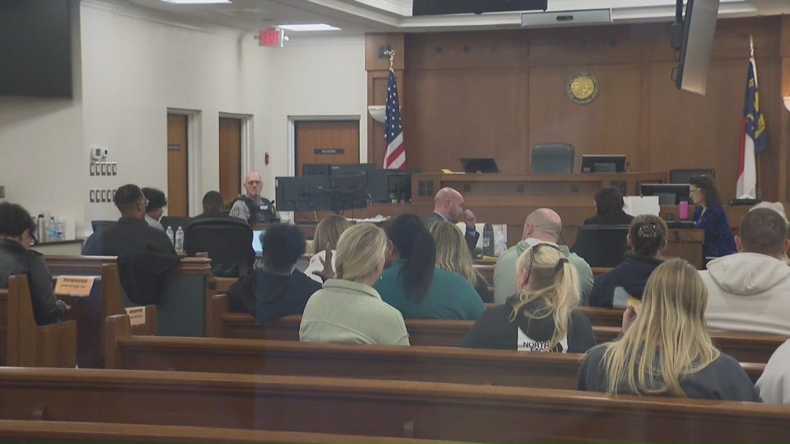 Jury fails to reach verdict in Issiah Ross murder trial on Friday ...