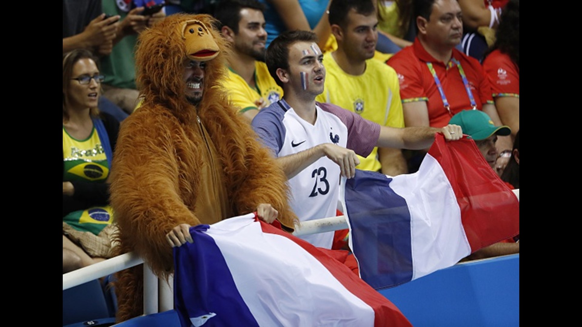 Photos: Rabid Rio fans | wfmynews2.com