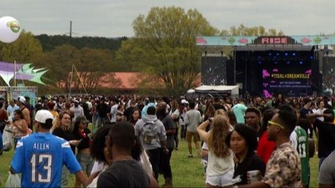'Love you, J. Cole!' Record-Breaking Crowd Fills Raleigh Park For ...