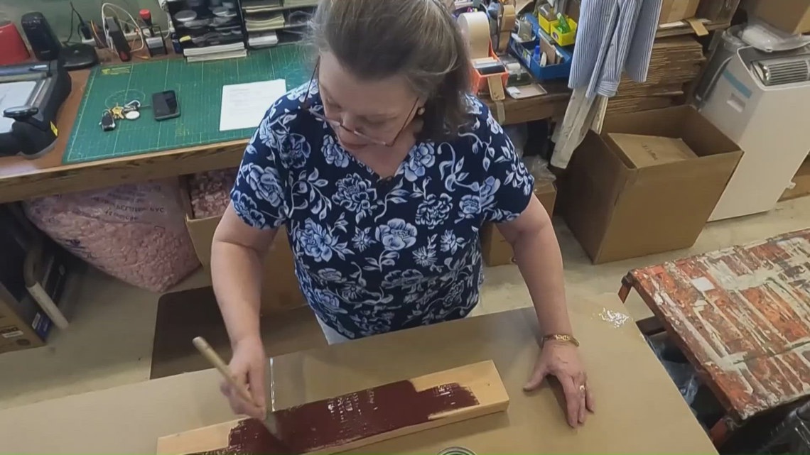 Philadelphia paint factory makes colors of American history | wfmynews2.com