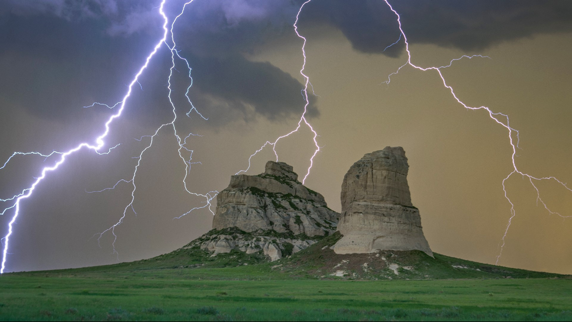 Incredible Photos Show Lightning Storm On Nebraska Panhandle ...