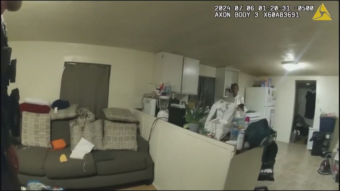 Released footage shows police shooting Illinois woman inside her home ...