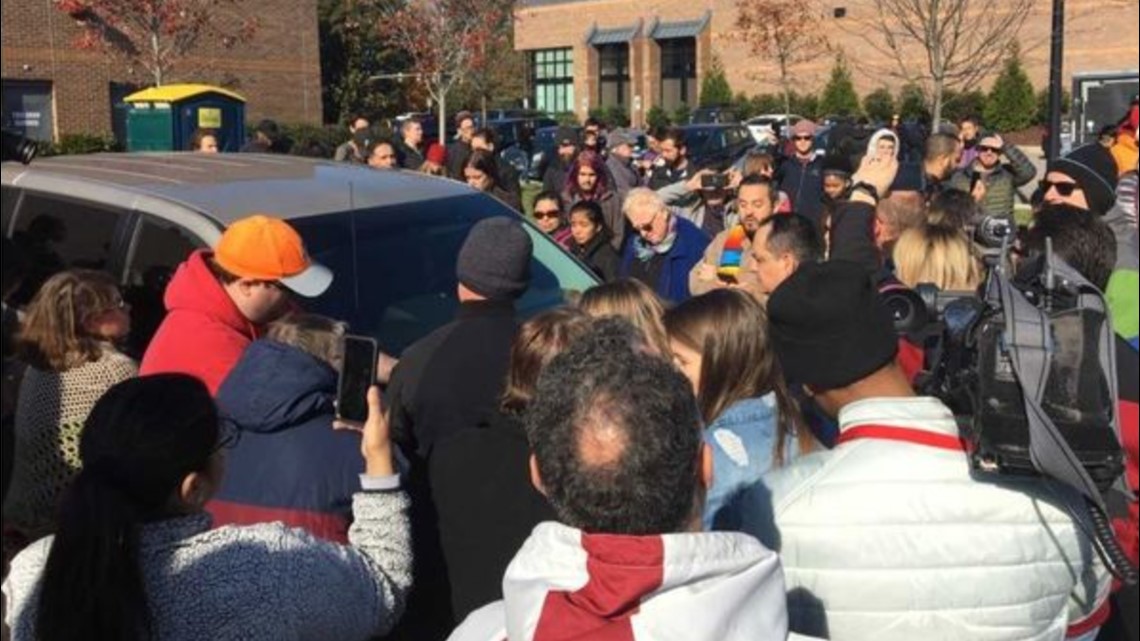 20 People Detained by NC Police After Surrounding ICE Van | wfmynews2.com