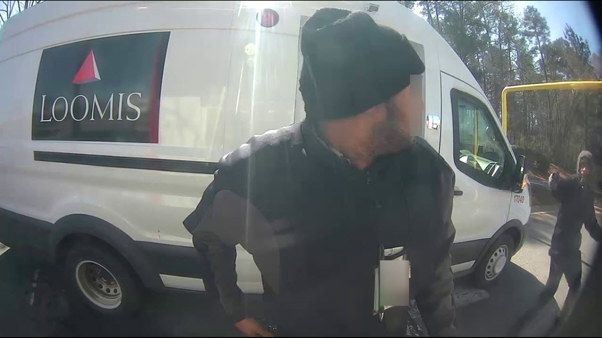 Loomis Worker Robbed At ATM In Charlotte | wfmynews2.com