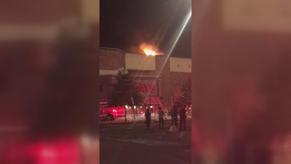 Hanes Mall TGI Fridays damaged by fire in Winston-Salem | wfmynews2.com