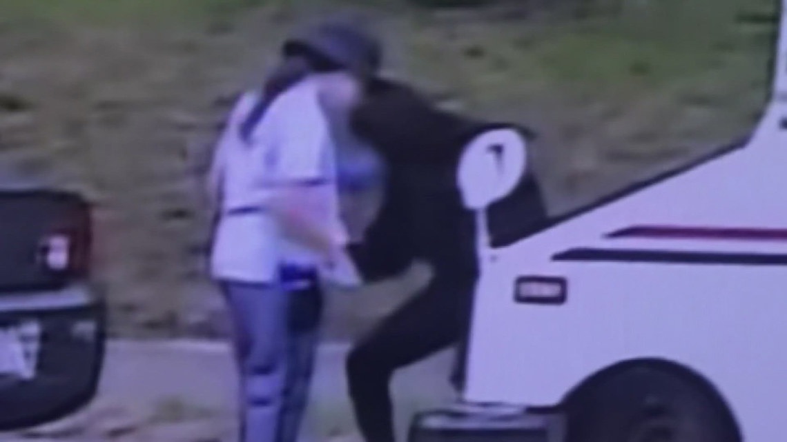 Mail carrier reacts to string of attacks on USPS workers | wfmynews2.com