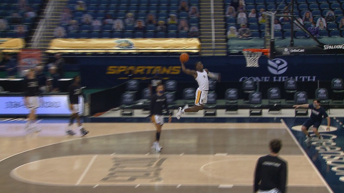 UNCG's Isaiah Miller pregame dunk show | wfmynews2.com