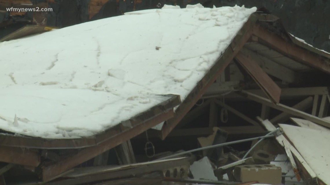 Heavy snow and sleet causing roof damage in the area | wfmynews2.com