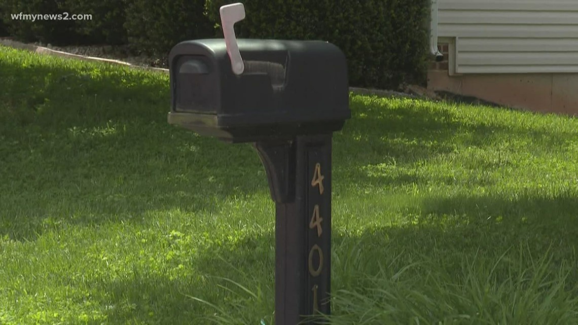 Triad mail carrier celebrates high school seniors | wfmynews2.com
