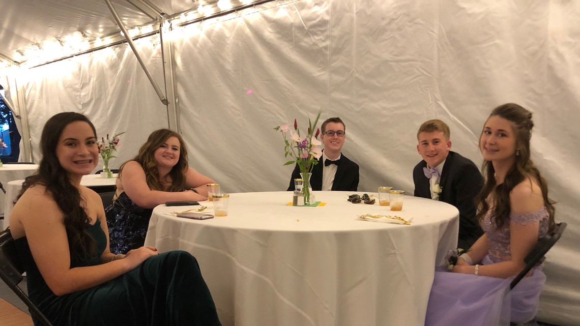 Nonprofit hosts prom for Eastern Alamance high school students ...