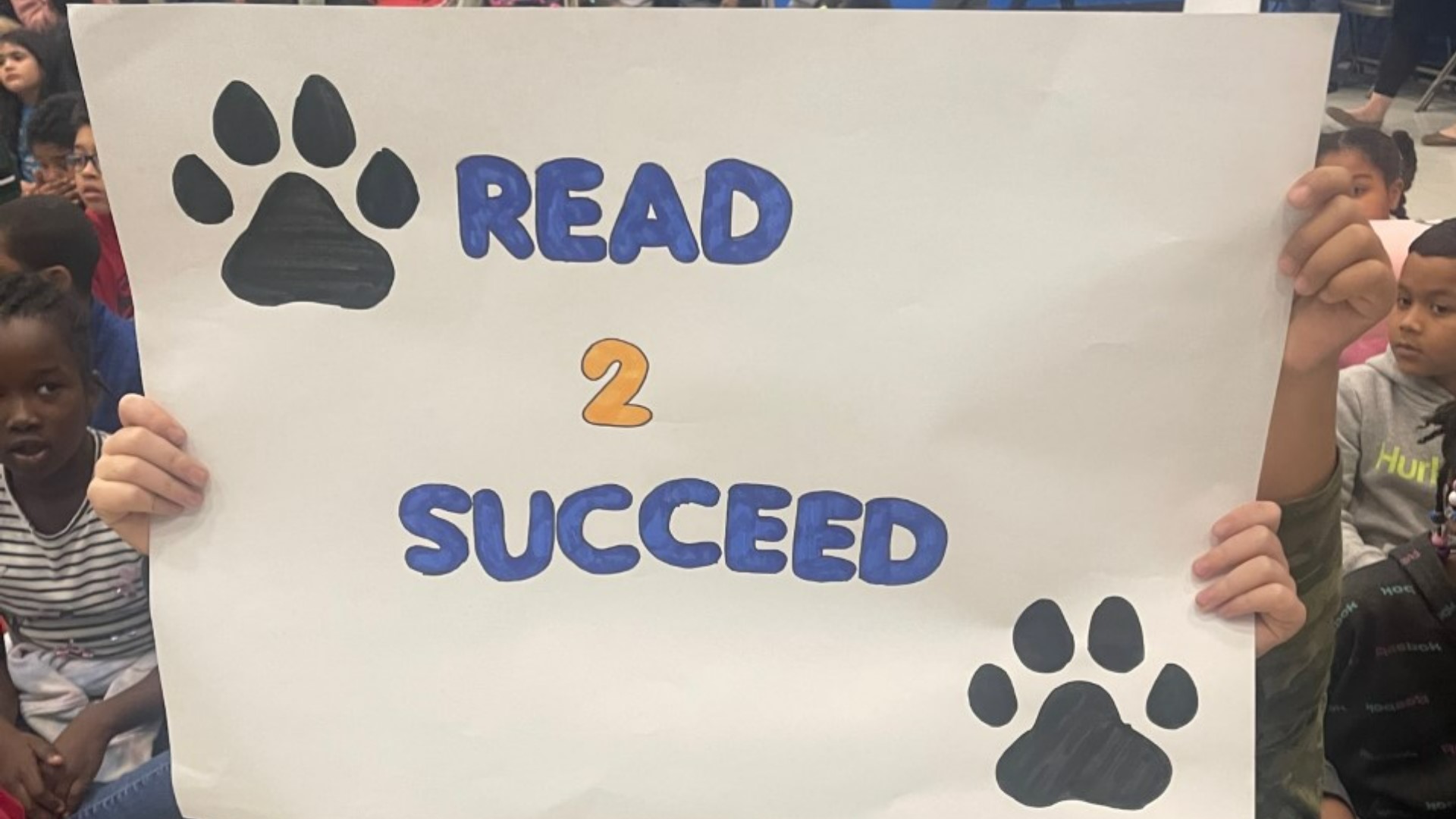 Read 2 Succeed visits Oak View Elementary in High Point | wfmynews2.com