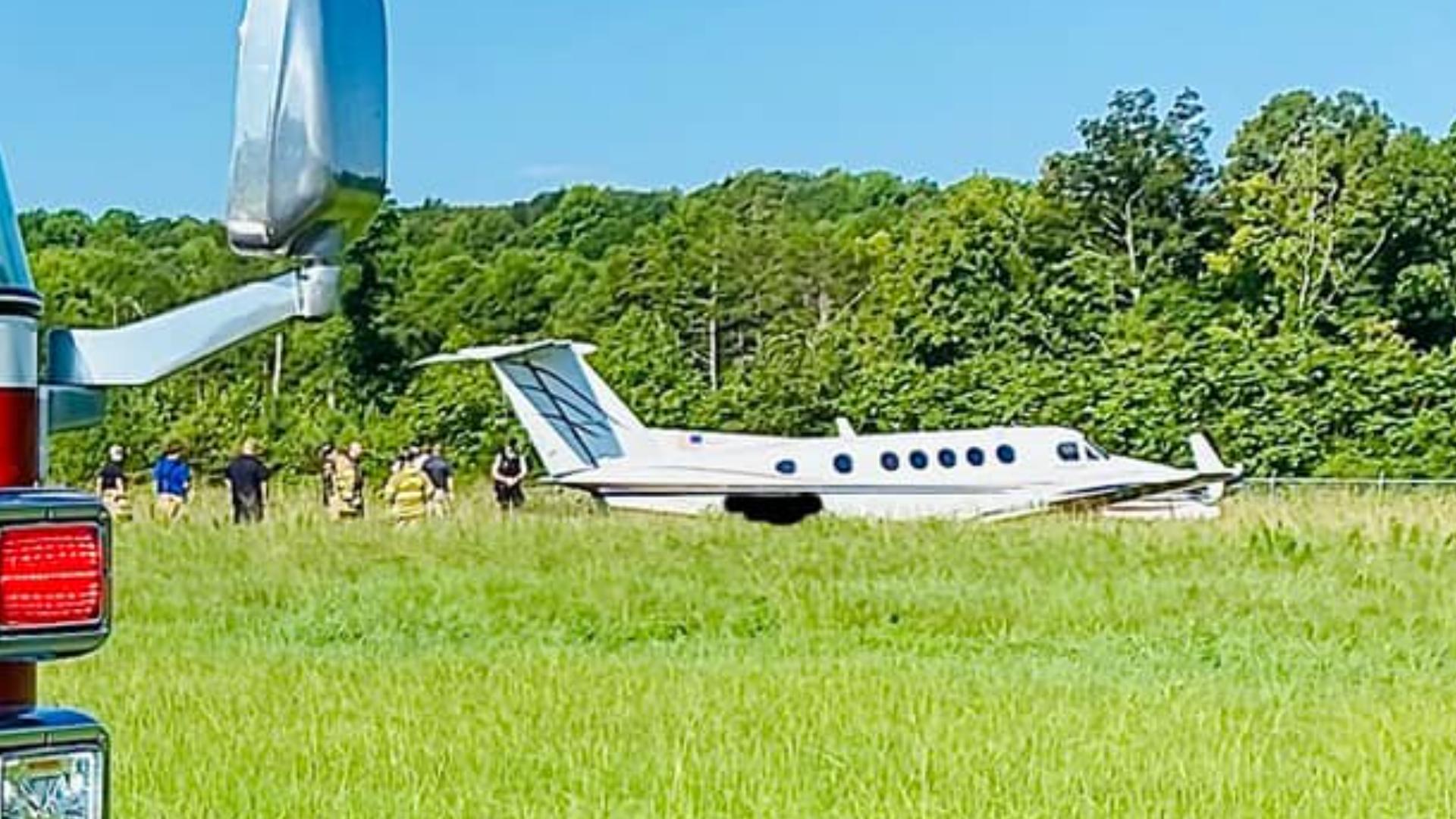 Airplane runs off runway at Asheboro airport, police say | wfmynews2.com