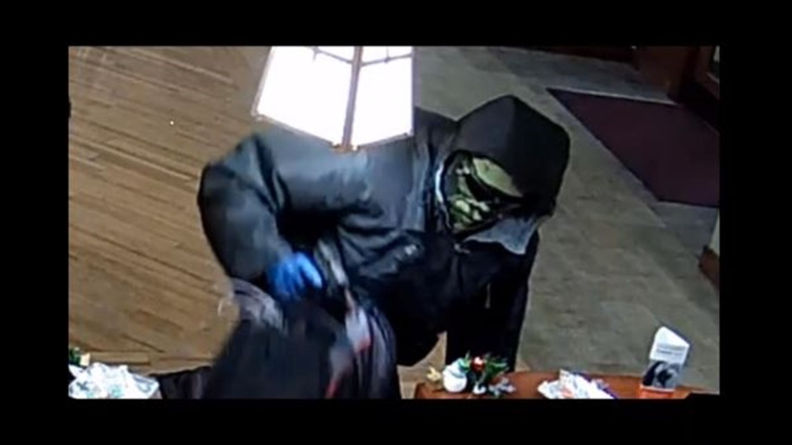 RAW: “Too Tall Bandit” strikes again after a decade of bank robberies ...