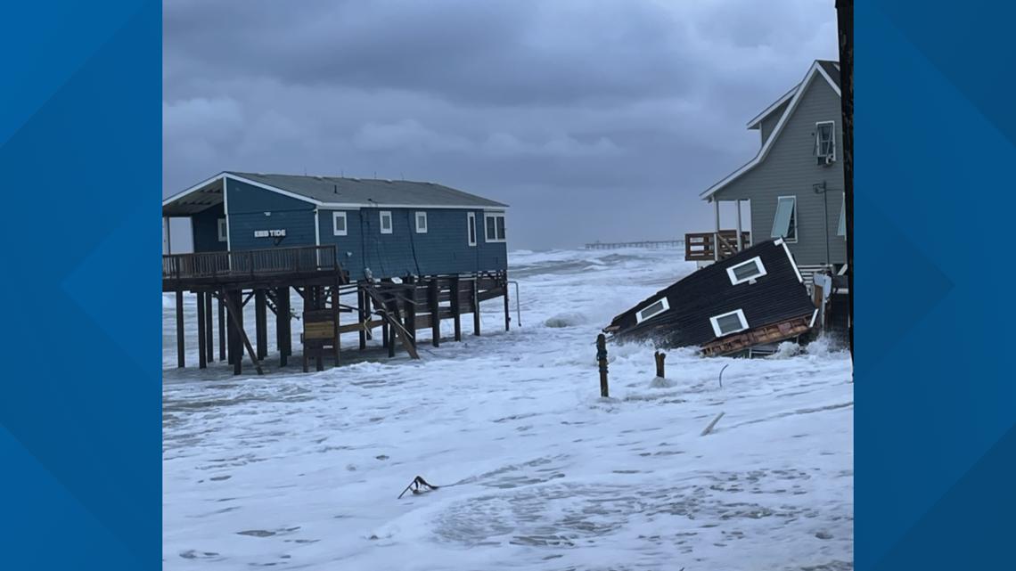 Unoccupied house collapses in Rodanthe, NC | wfmynews2.com