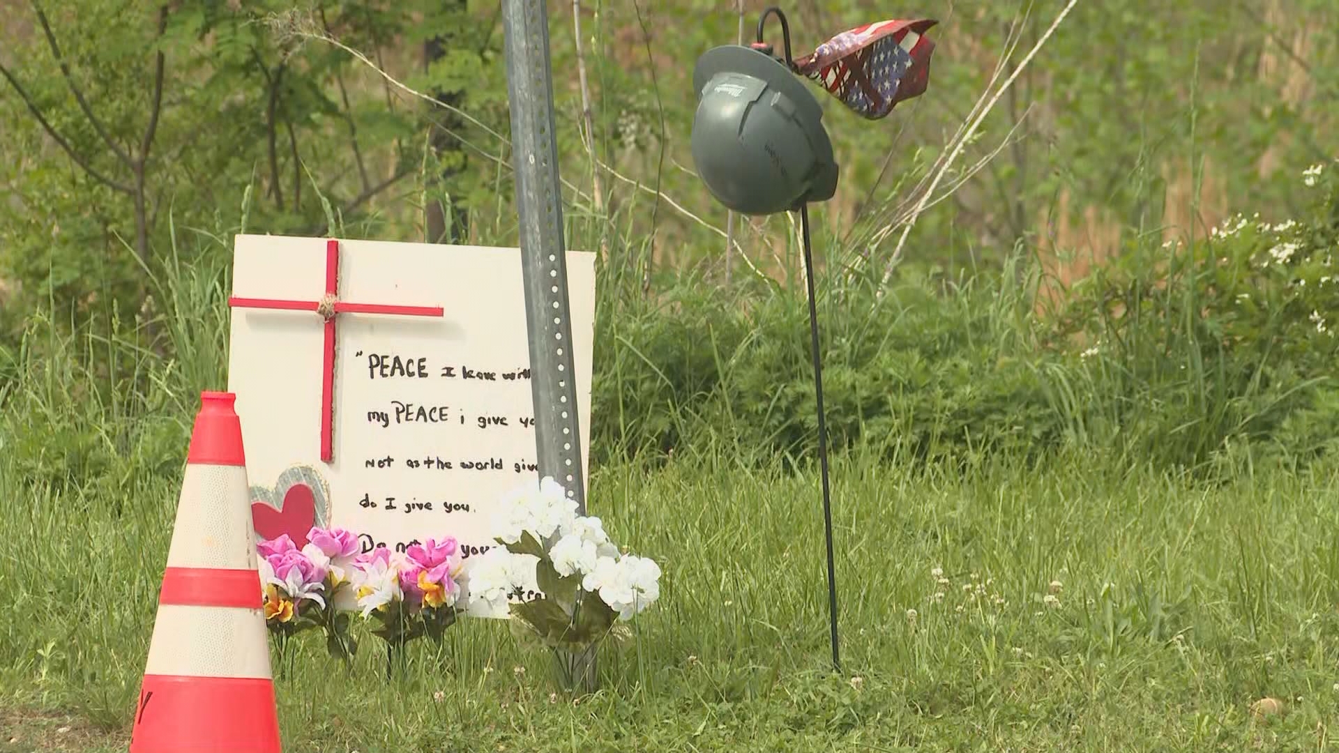Memorial grows in Eden following deadly crash | wfmynews2.com