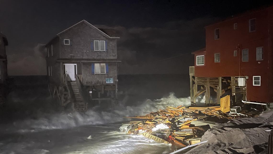 A second house collapses into ocean | Outer Banks, NC | wfmynews2.com
