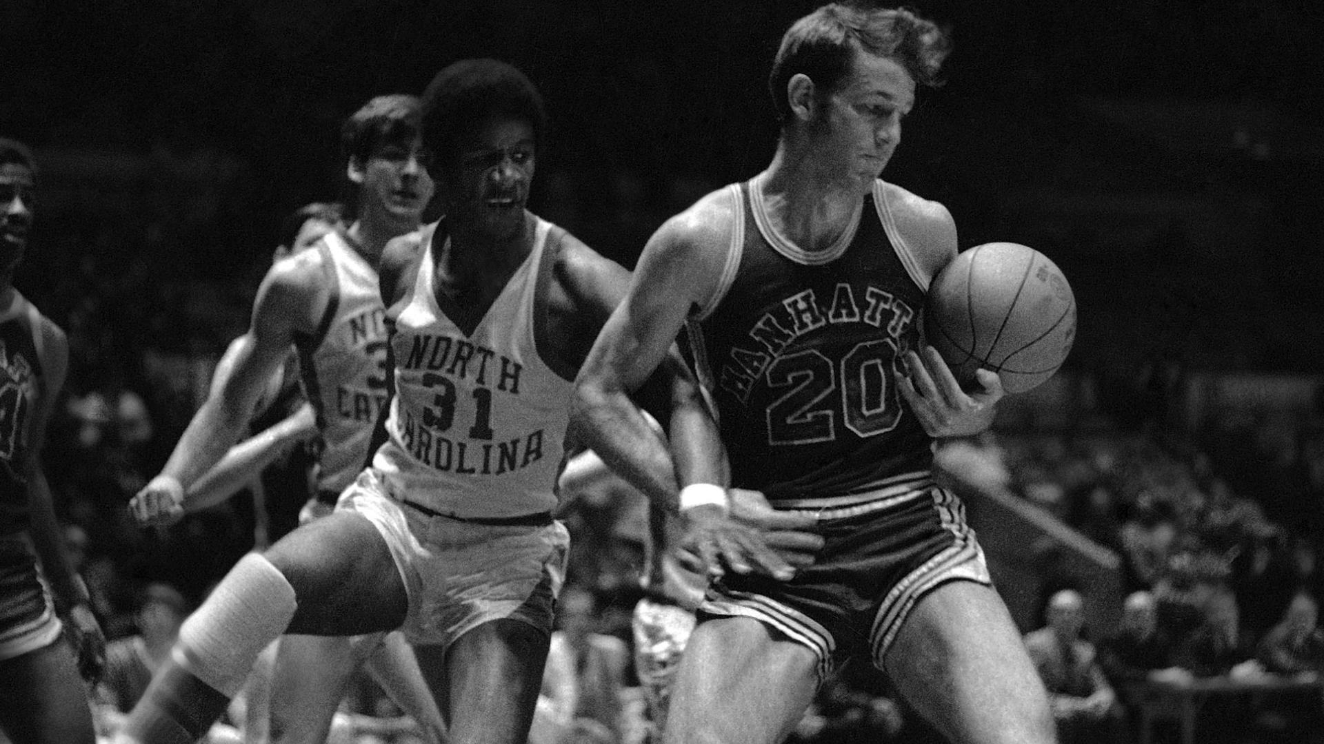 Former North Carolina basketball player Bill Chamberlain dies at 75 ...