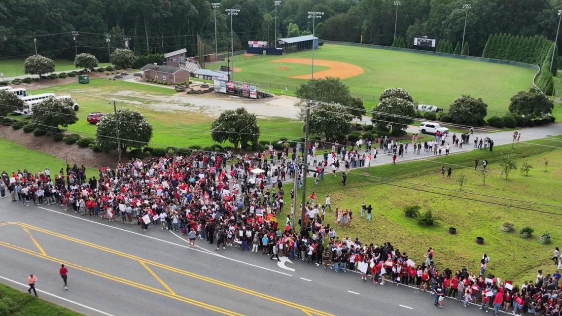 East Forsyth students protest WS/FCS staff cuts | wfmynews2.com