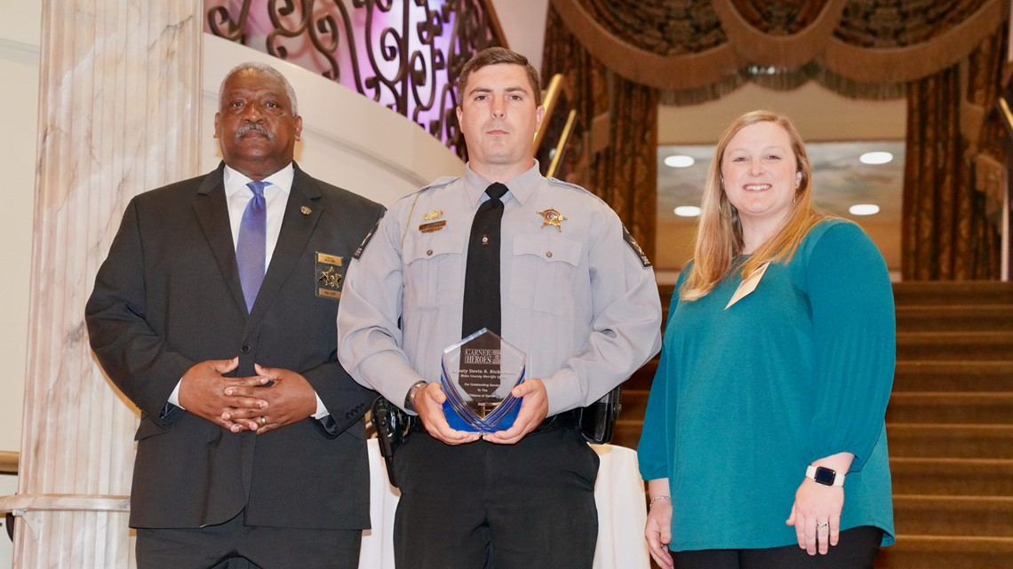 Wake County deputy honored for helping Ned Byrd's family | wfmynews2.com
