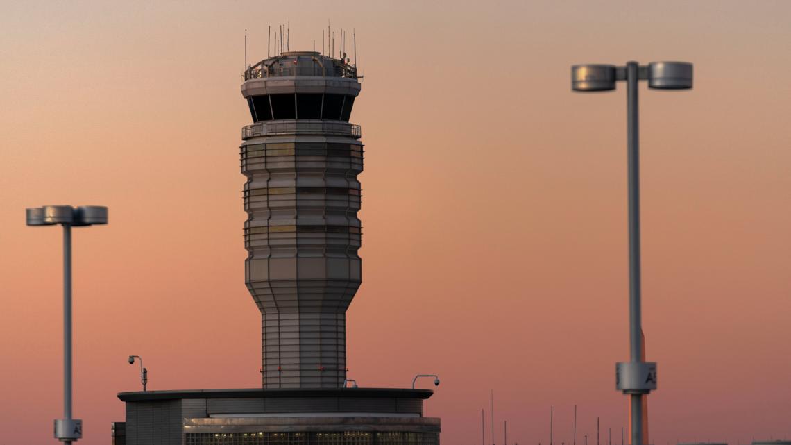 Army halts helicopters at DC airport after close calls | wfmynews2.com