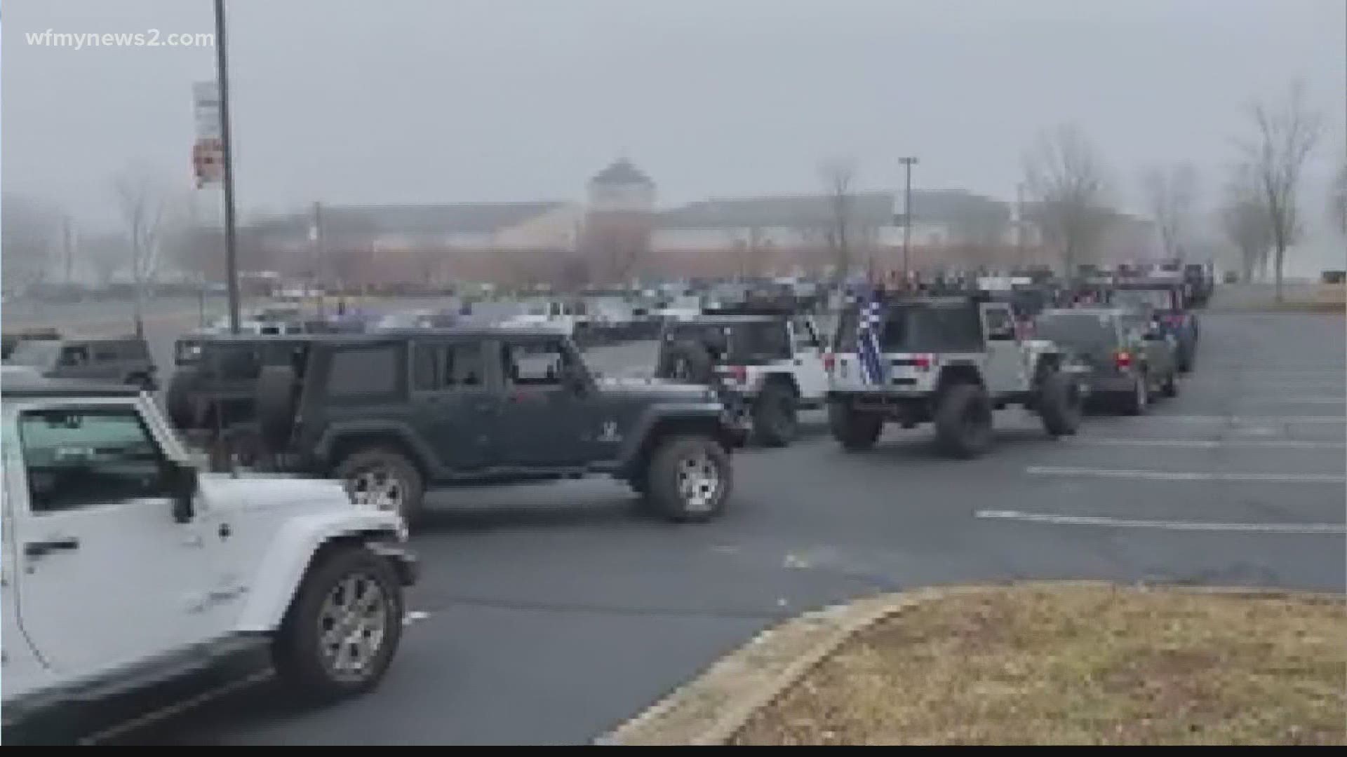 Kernersville community holds parade in support of Police Officer Sean ...