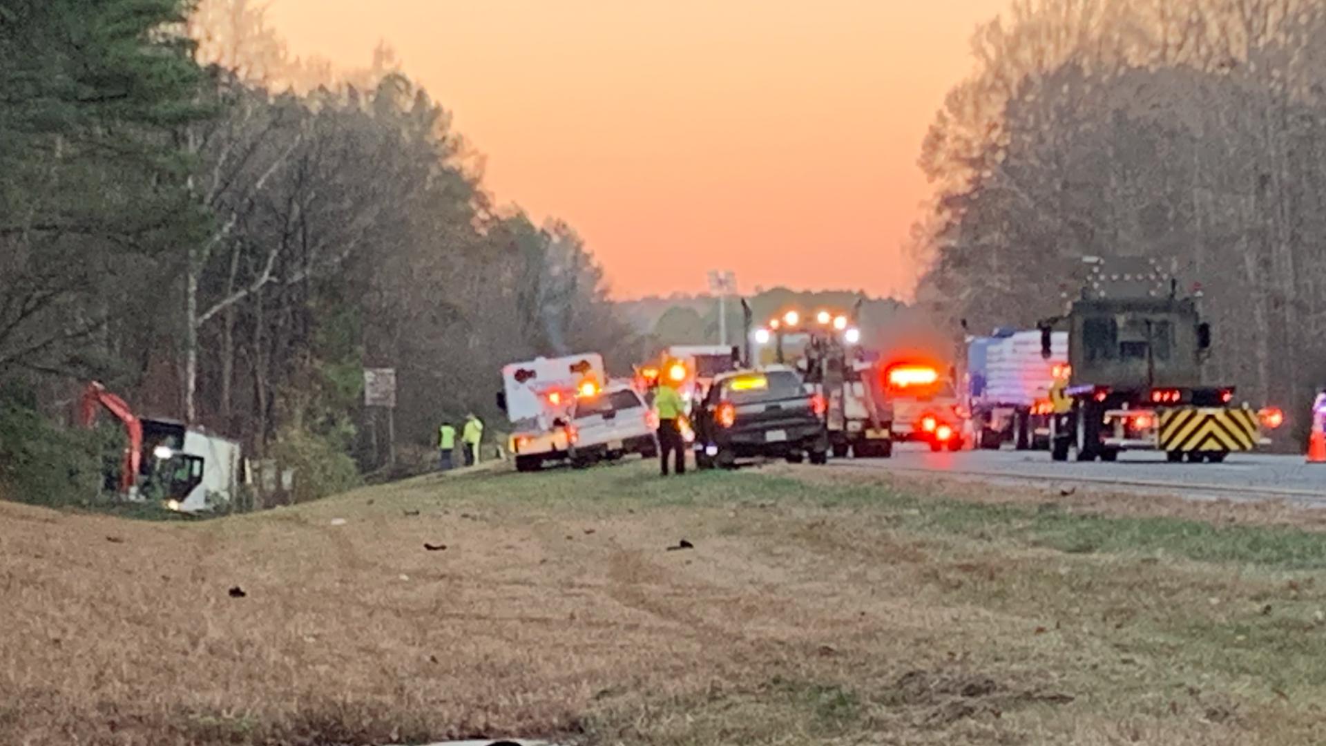 Crash closes two lanes of I-85 near Lexington | wfmynews2.com