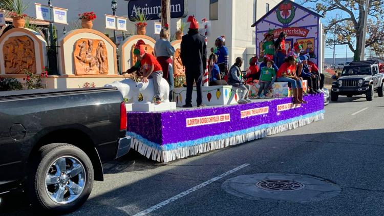 PHOTOS: High Point Holiday Parade 2023 | wfmynews2.com