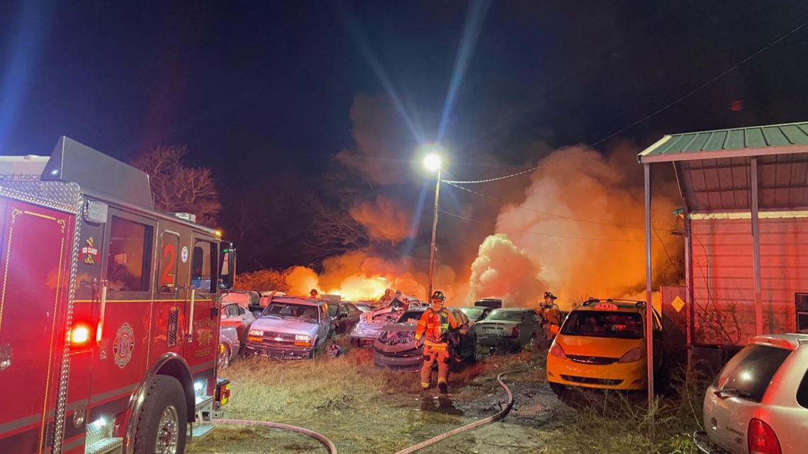 High Point firefighters respond to car junkyard fire | wfmynews2.com