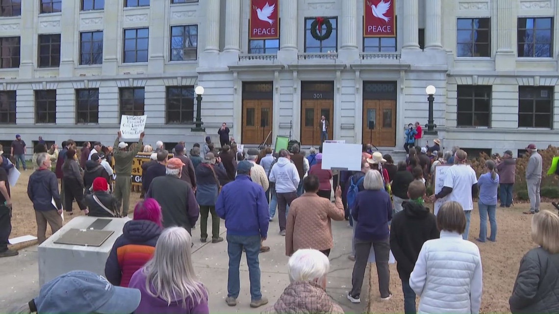 Greensboro residents protest ICE detention in Minnesota | wfmynews2.com
