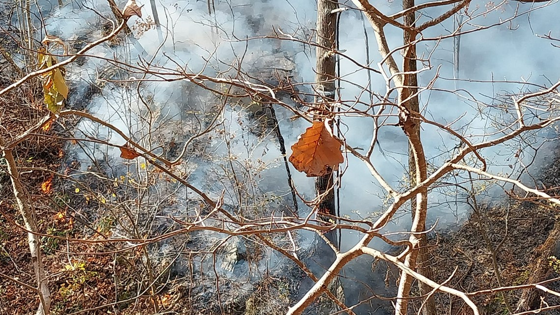 VIDEO: Firefighters battling wildfire in Patrick County | wfmynews2.com