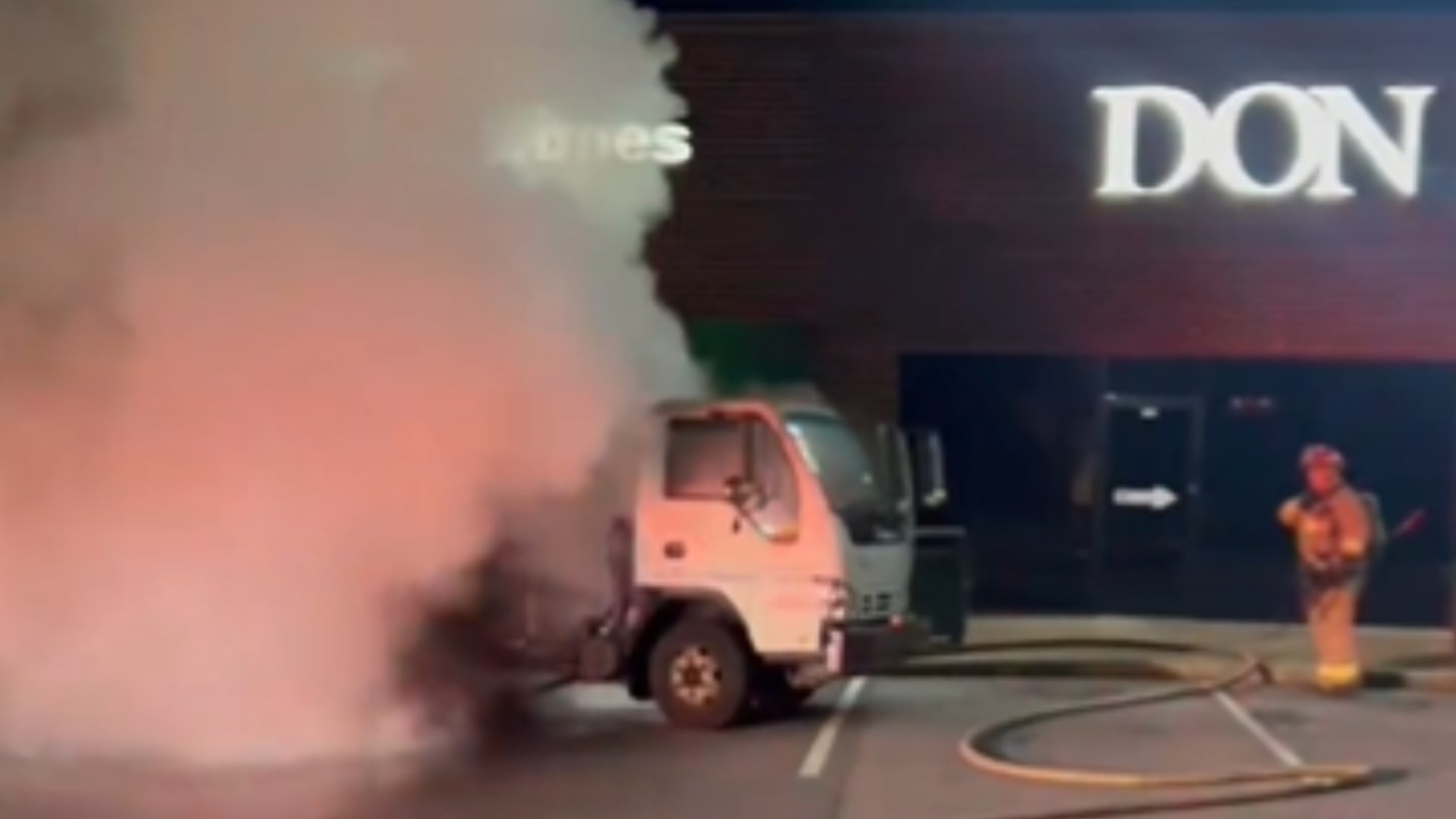 Winston-Salem Fire Dept. battles commercial car fire | wfmynews2.com