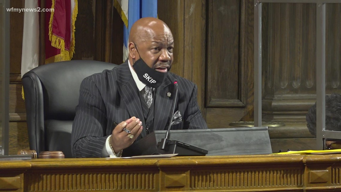 Guilford County Commissioners vote to end mask mandate | wfmynews2.com