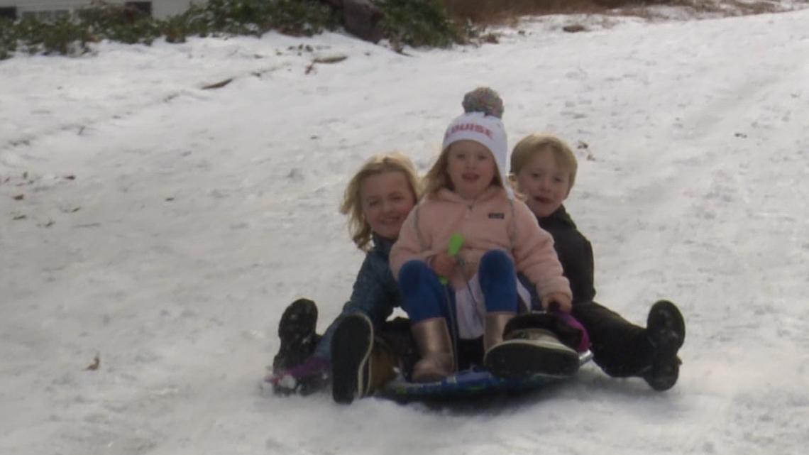 Greensboro families enjoy sledding in the snow | wfmynews2.com