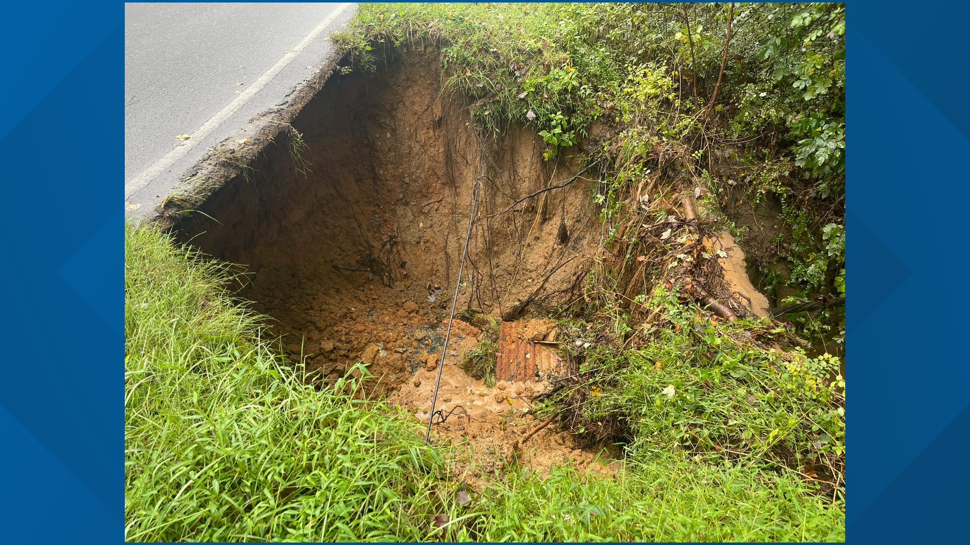 Large sinkhole in Alamance County | wfmynews2.com