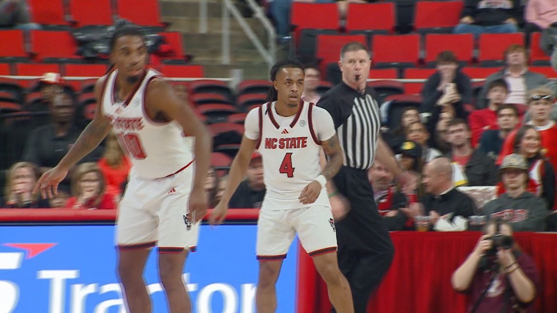 Smith, Edwards score 21 each and Louisville routs N.C. State 91-66 ...