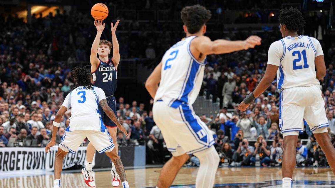 Blown lead, buzzer-beater sink Duke in Elite Eight against UConn ...