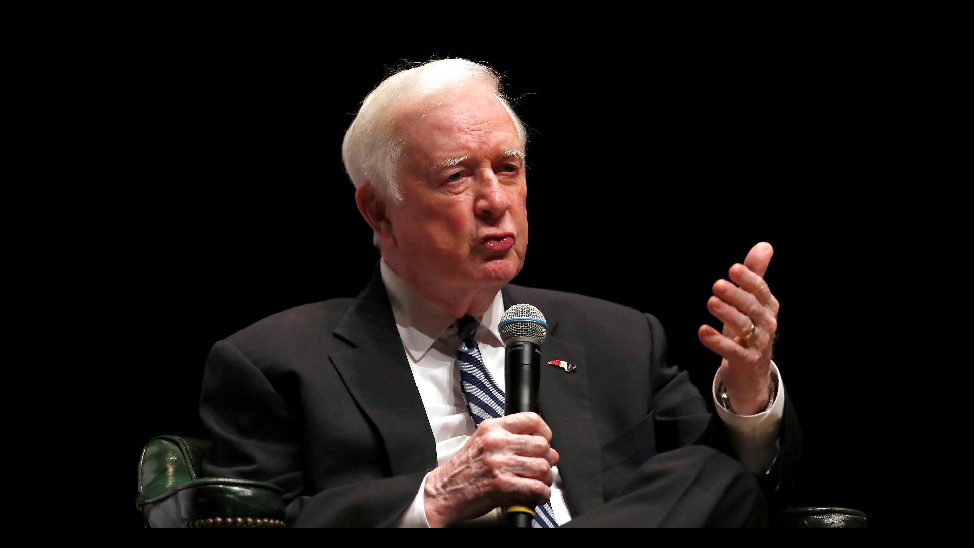 Former North Carolina Gov. Jim Hunt dies at 88 | wfmynews2.com