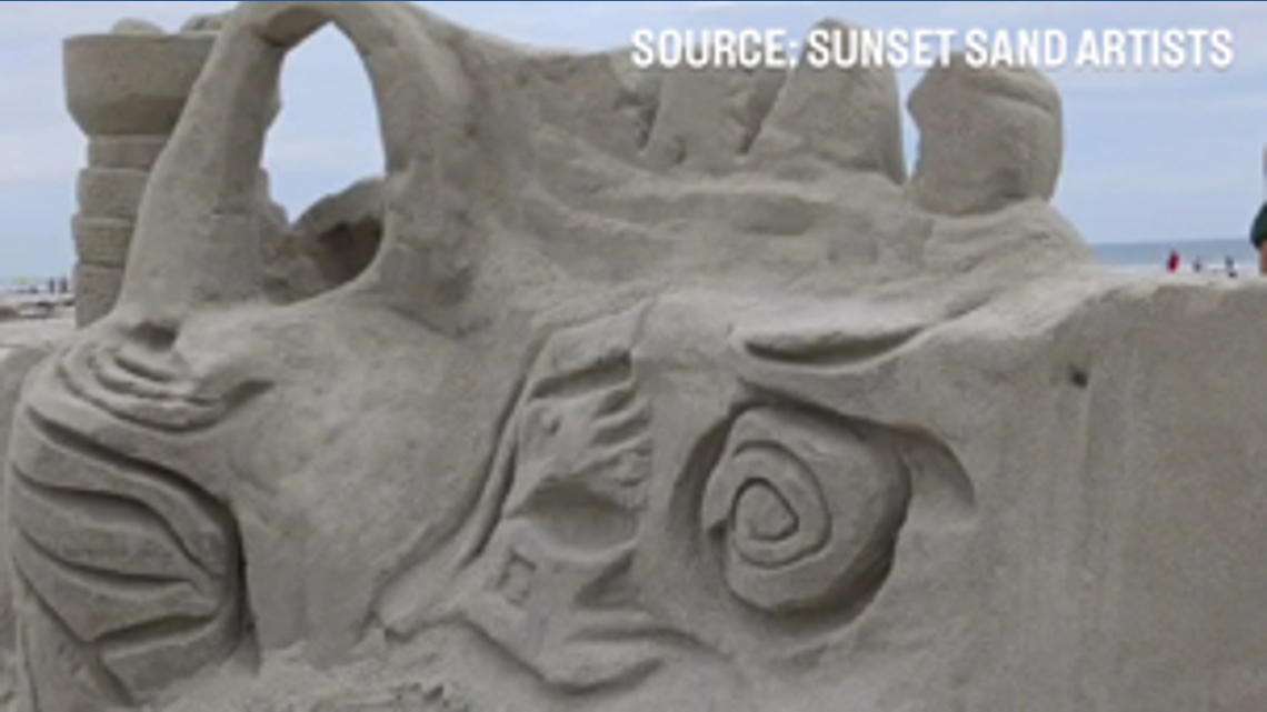 Canes fans build sandcastle | wfmynews2.com