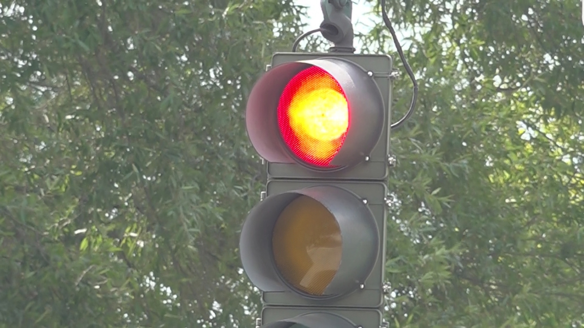Greensboro advances plan to reinstall red light camera system ...