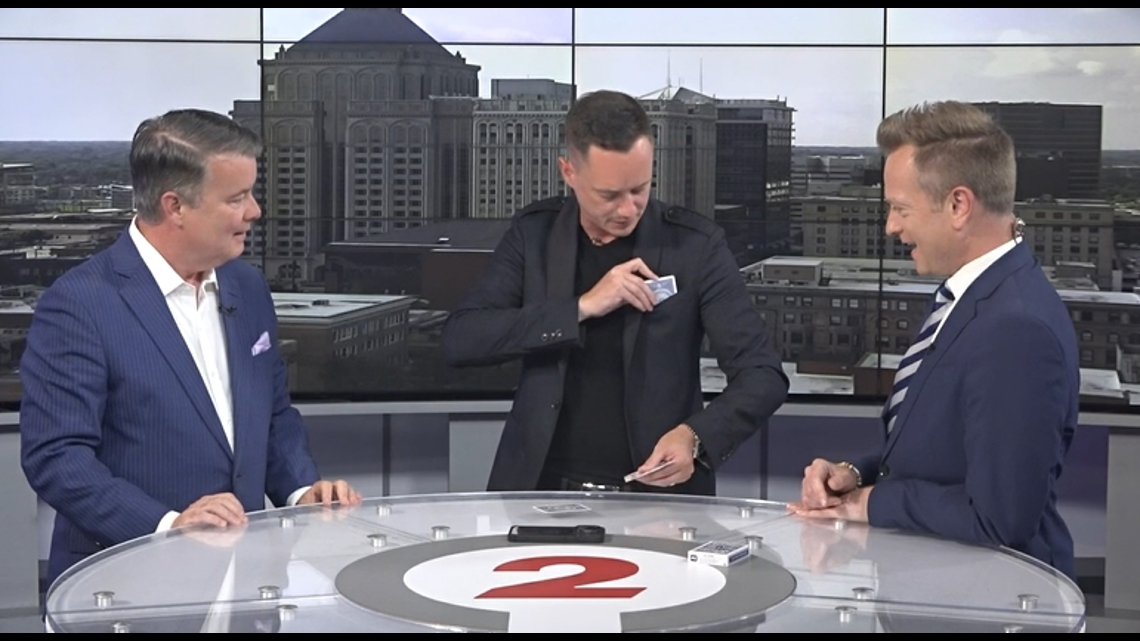 Magician's slight-of-hand shocks our anchors | wfmynews2.com