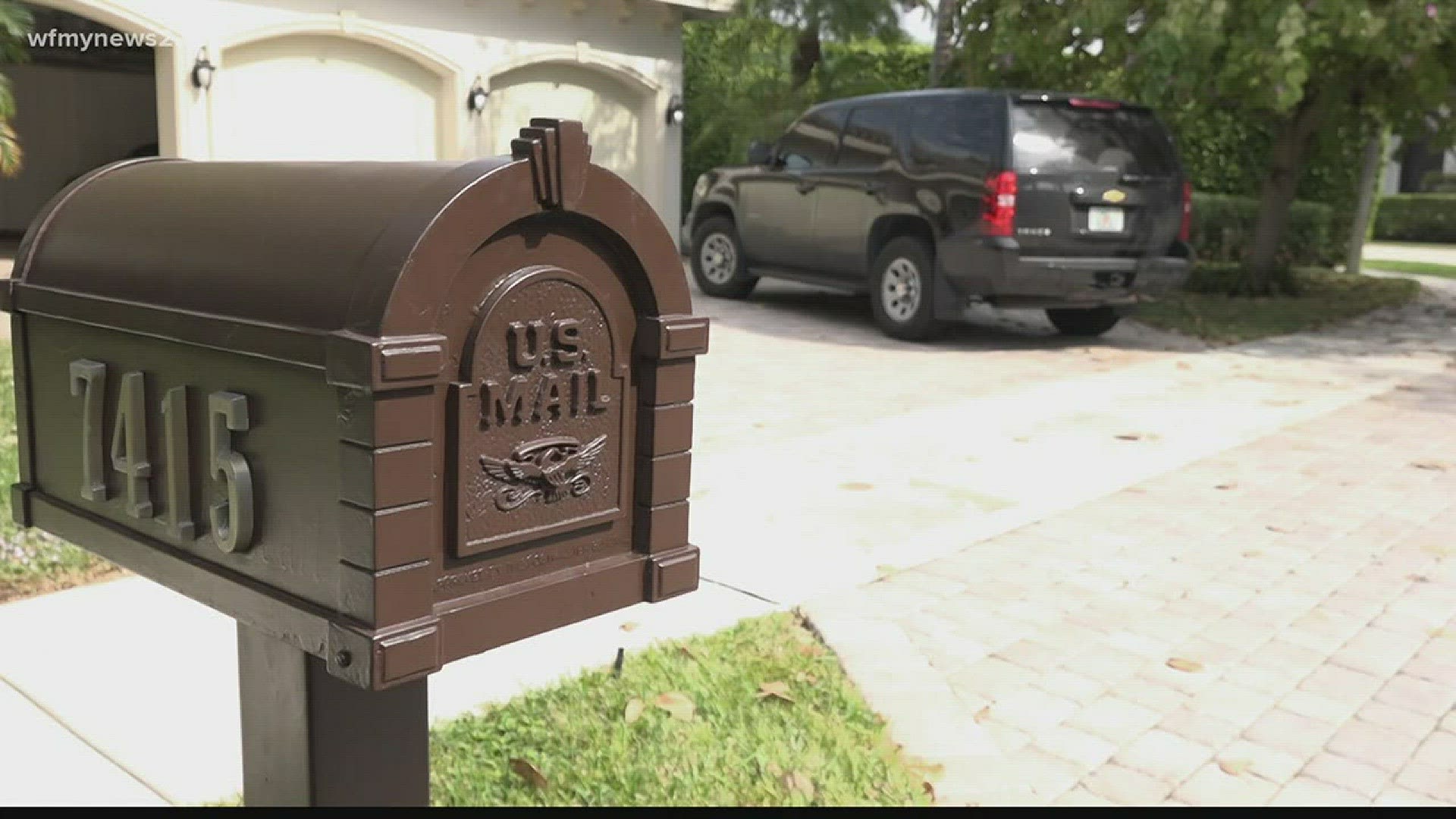 Woman Catches Couple Going Through Her Mailbox | wfmynews2.com