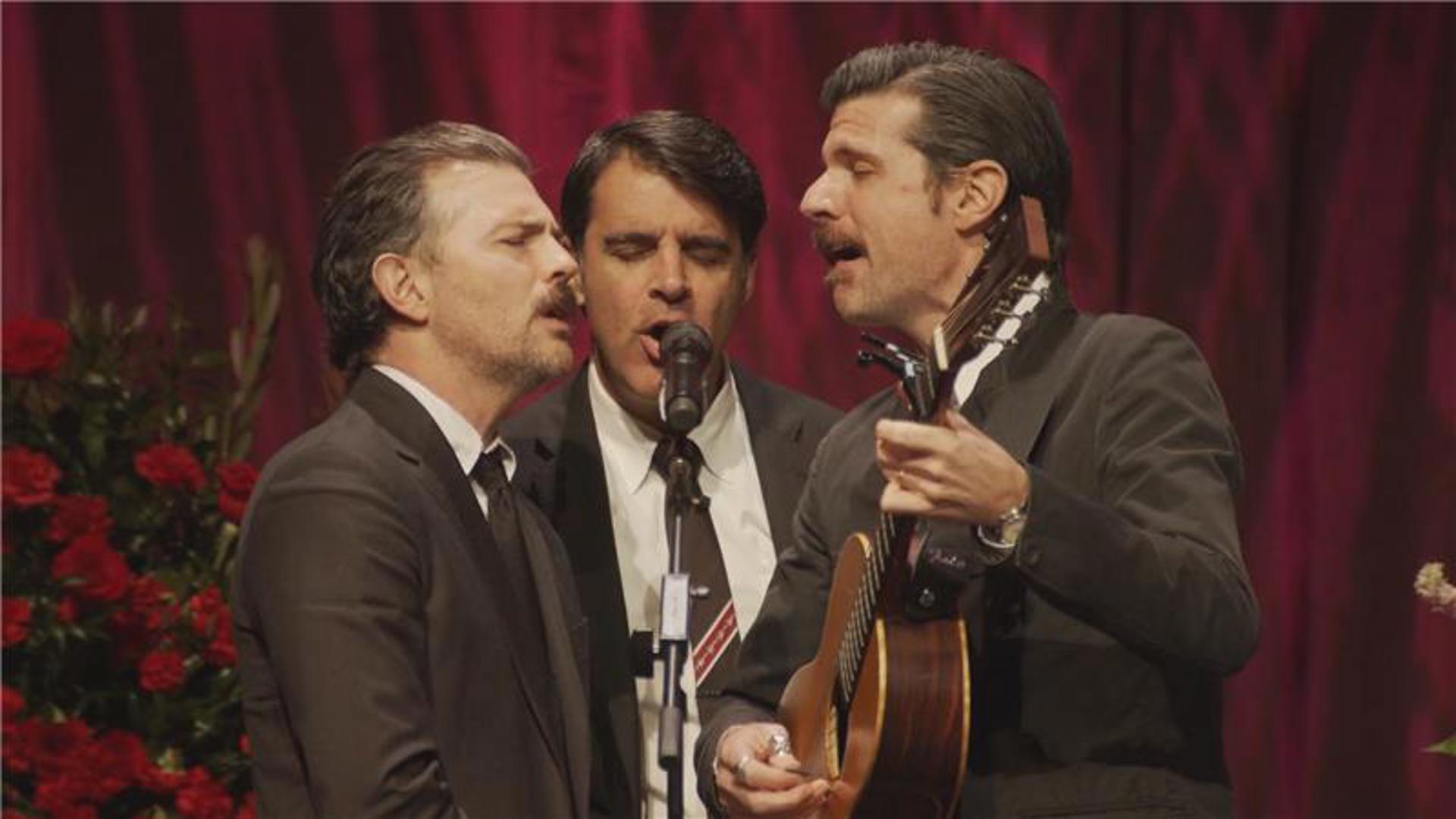 The Avett Brothers perform 'In the Garden' at Officer Michael Horan's ...
