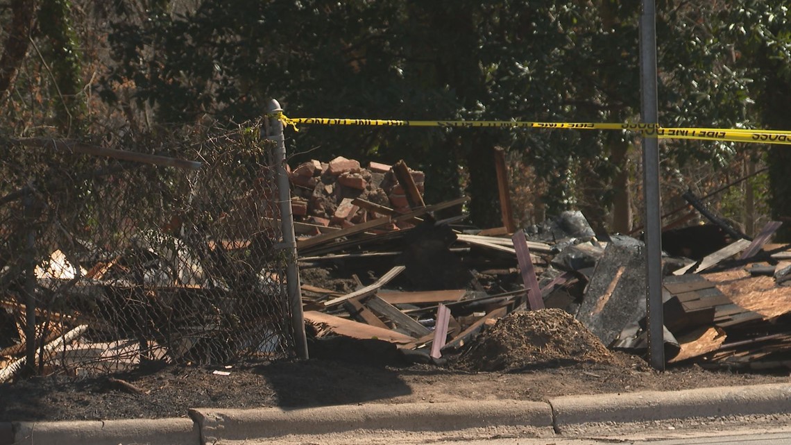 Residents react after a multi-structure fire Wednesday in Eden ...
