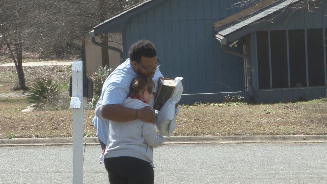 Houston County woman and mailman bond over cards and kindness ...