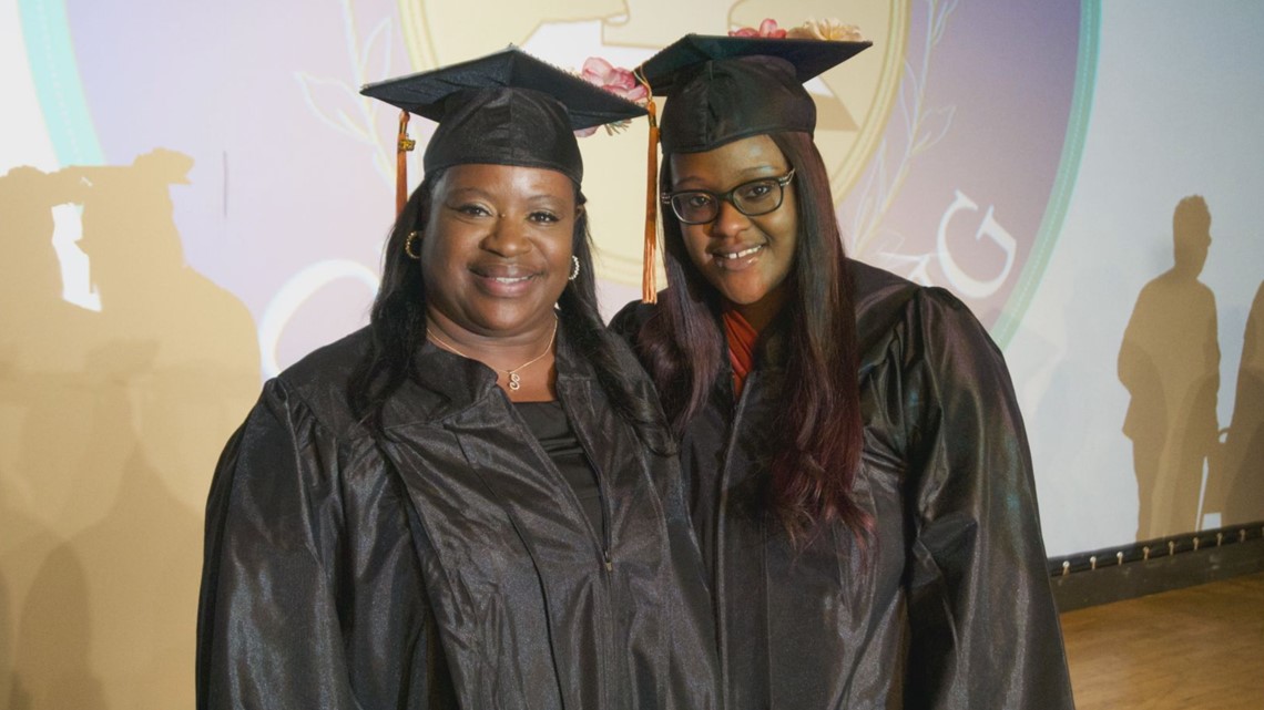 Detroit mother, daughter graduation nursing school together | wfmynews2.com