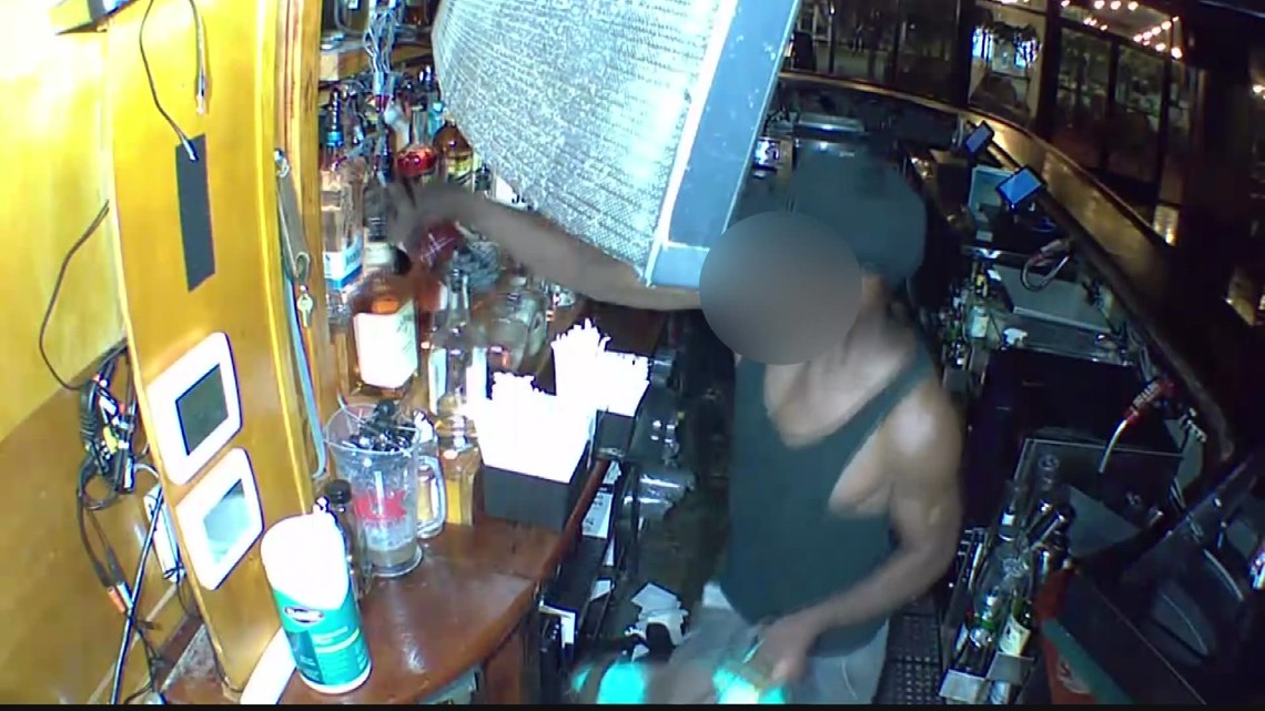 'Liquor bandit' strikes at several bars, sells alcohol on streets ...